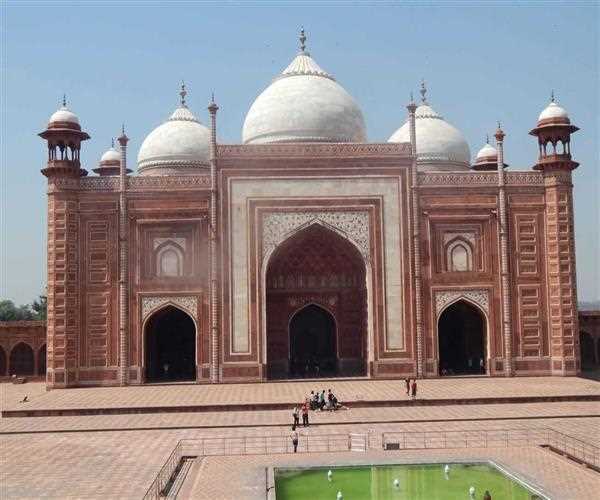 Top 9 Agra Famous Places That You Must Visit – MindStick