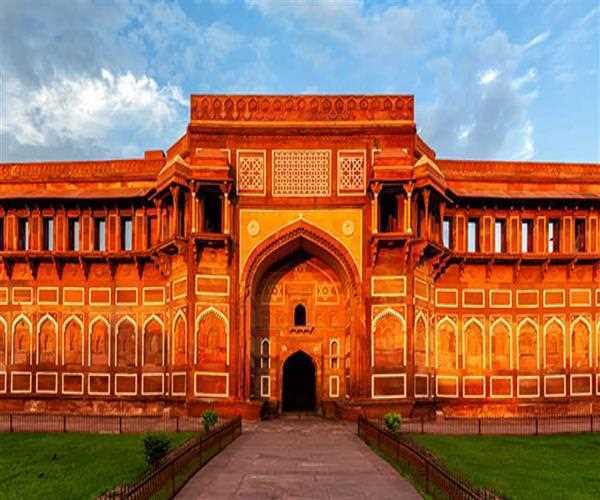 Top 9 Agra Famous Places That You Must Visit – MindStick